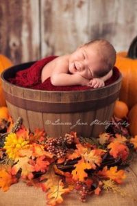 65+ Newborn Photography Poses and Picture Ideas for Fall – Habitat for Mom